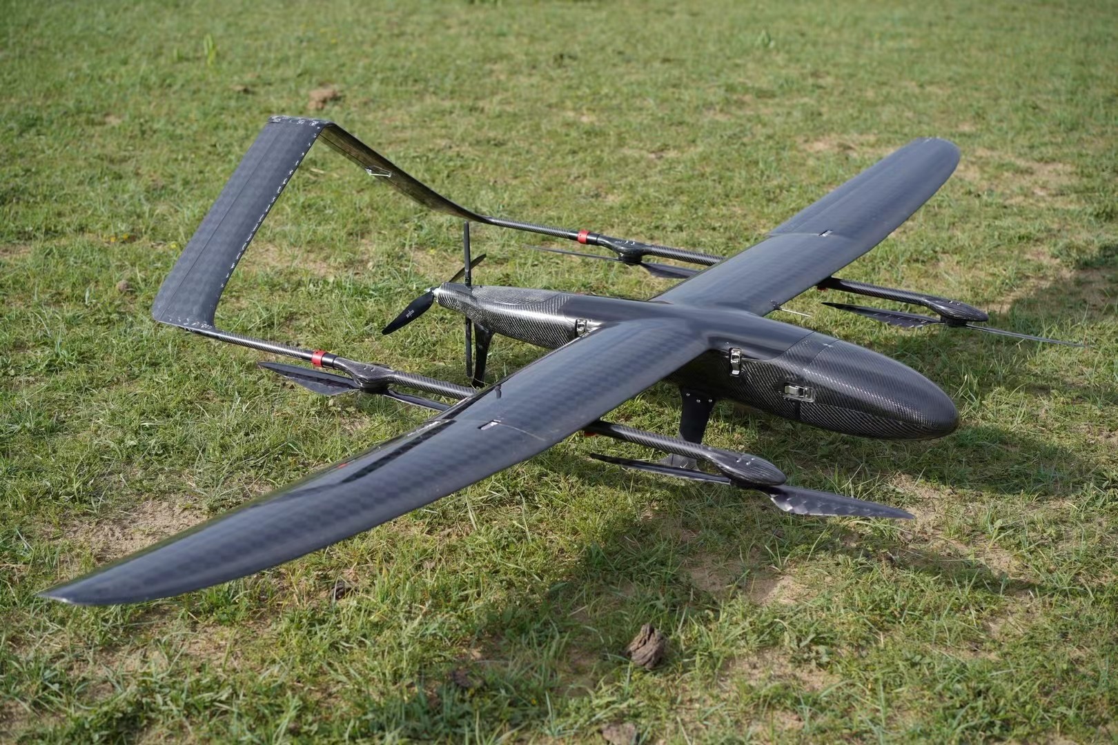 150 km lunghezza di percorrenza lunghezza di percorrenza VTOL UAV Drone ...